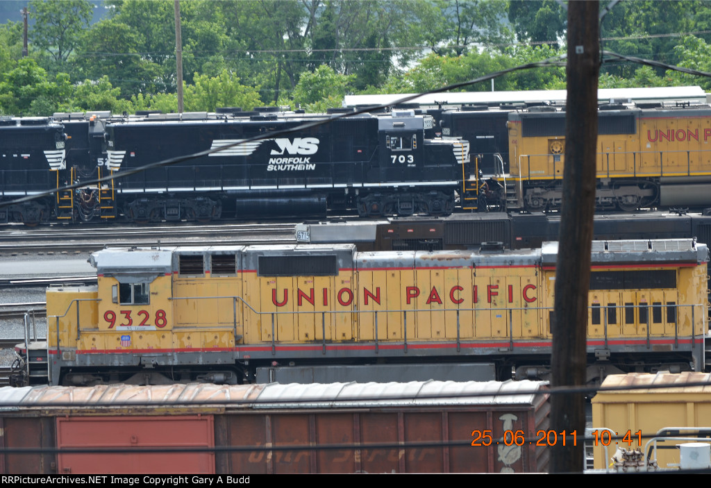 UNION PACIFIC C40-8 9328 NS RP-E4C 703